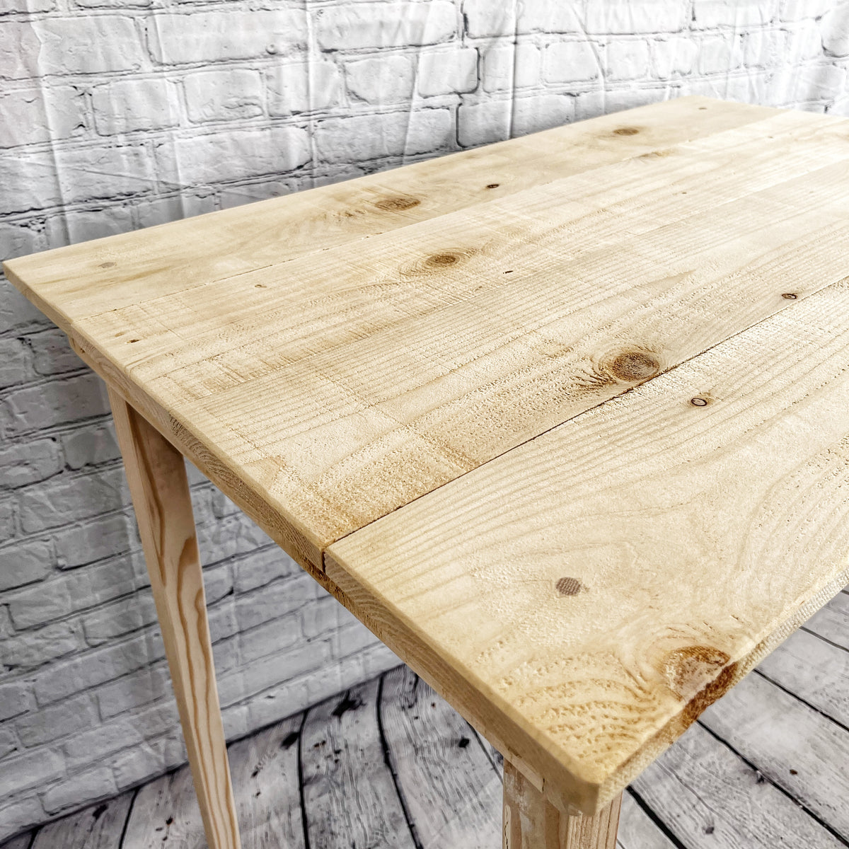 Farmhouse Side Table – Tweetle Dee Design Co.